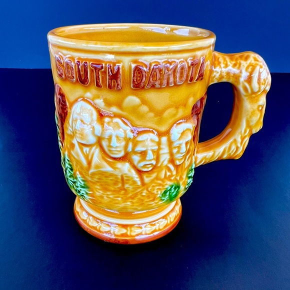 Kitchen | Beautiful Vintage Ceramic South Dakota Mount Rushmore Mug ...